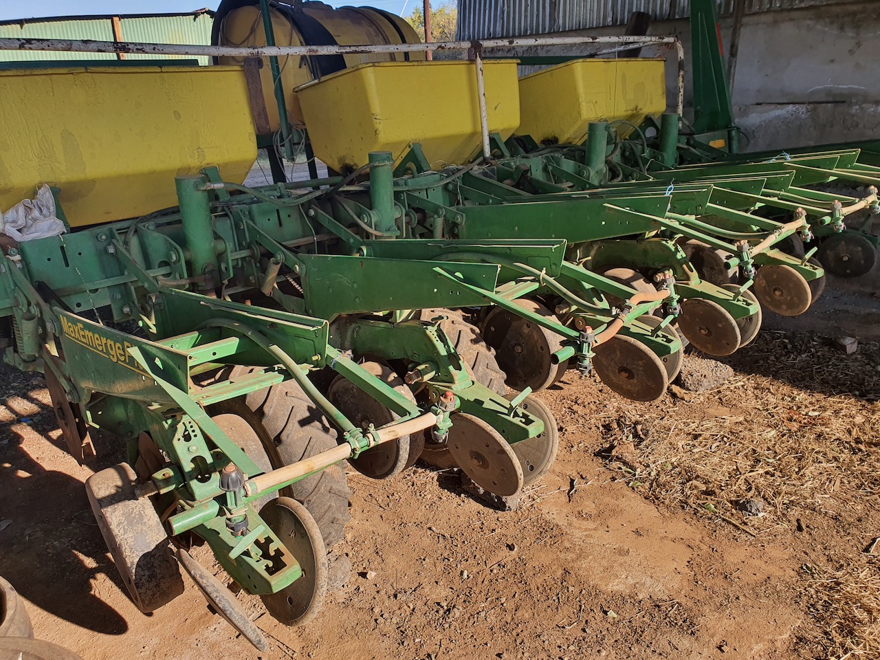 6 Row Finger Planter_John Deere - Butch Pike Sales