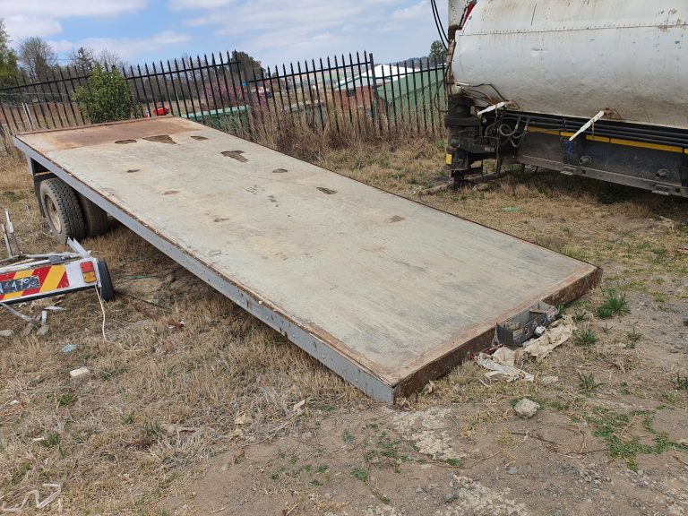 7M Flat trailer - Butch Pike Sales