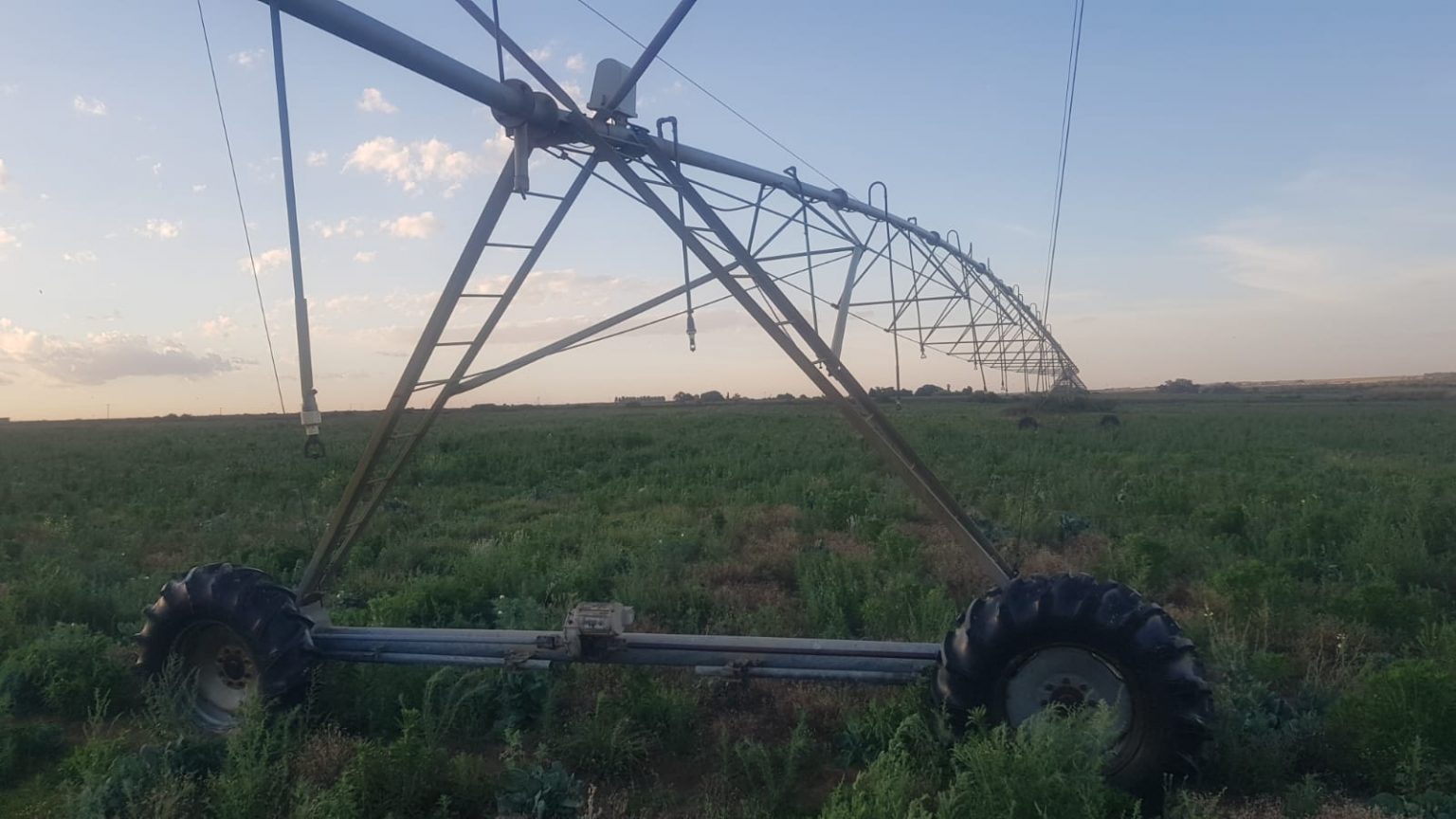 2 Tower Agrico Centre Pivot - Butch Pike Sales