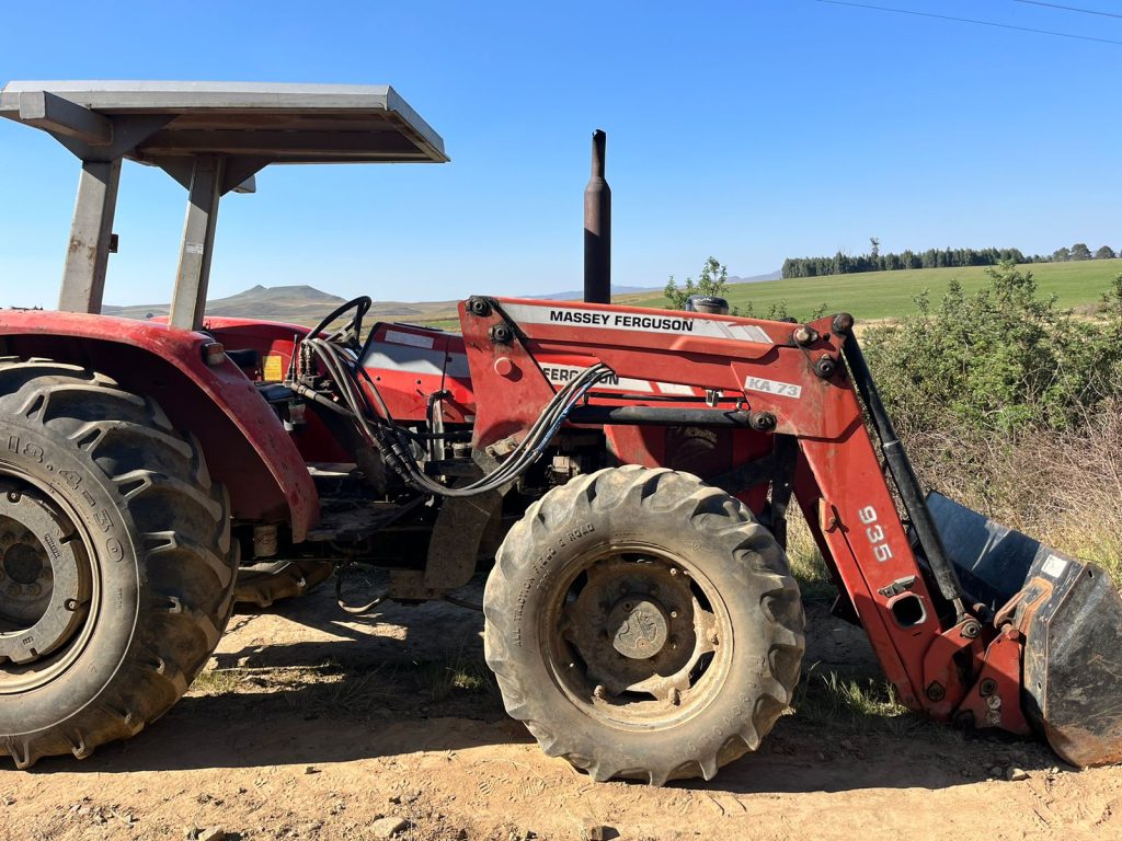 MF440 Tractor With Loader - Butch Pike Sales